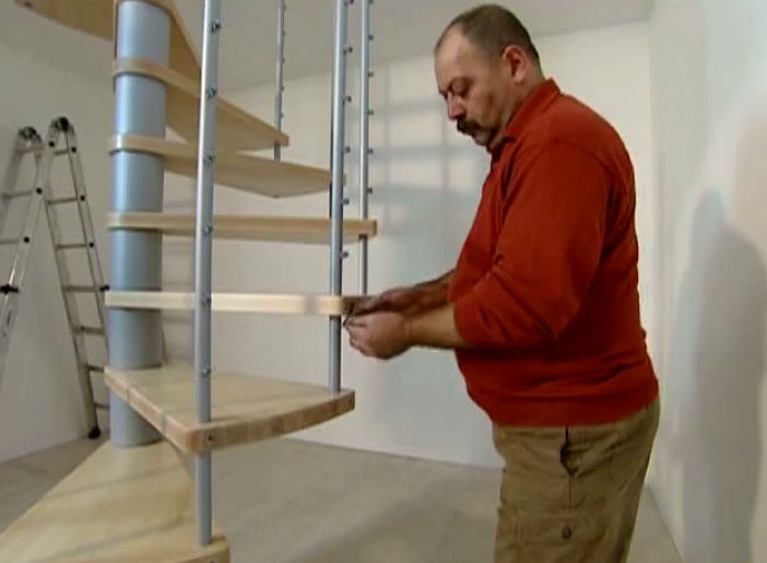 Monter son escalier colimaçon en kit